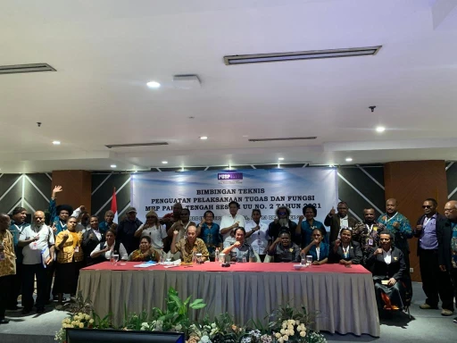 Kapusbud BPHN Sofyan Berikan Bimtek Wawasan Kebangsaan kepada Anggota Majelis Rakyat Papua